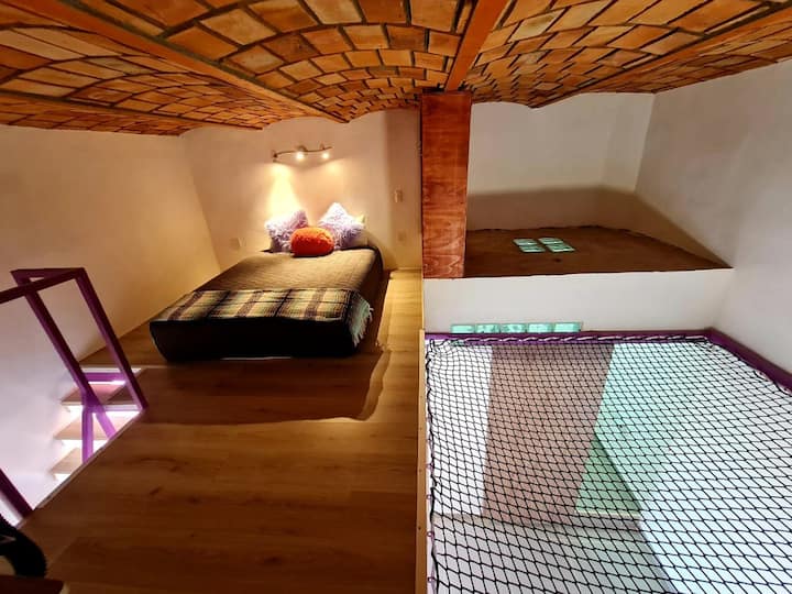 Awesome Loft W/ac At 2.5 Blocks From The Beach! - サユリタ