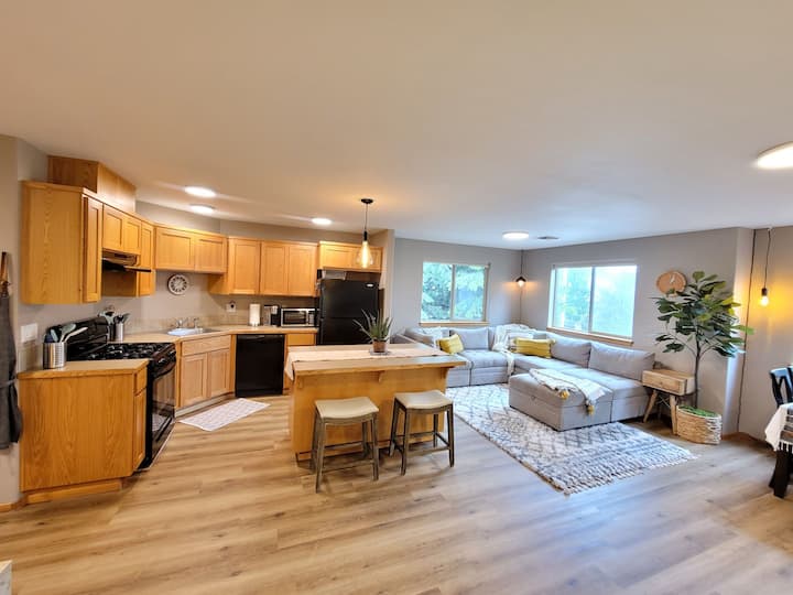 Old Mill, Ac, 3bd3bth, 2 Kings, 1 Queen, Fncd Yard - Bend, OR