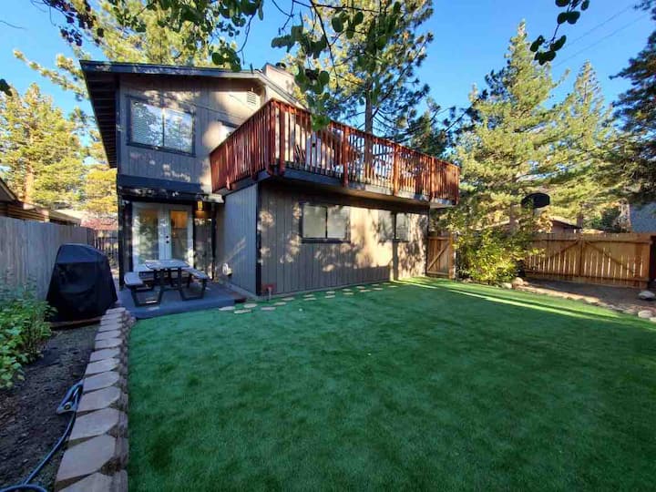 4br/5bed *Newly Remodeled* Lake Tahoe Happy Place - South Lake Tahoe, CA