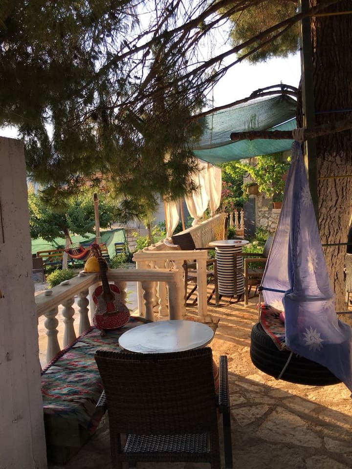 Hostel Cozy - Himarë