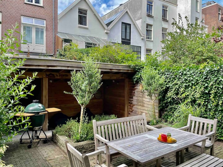 Light & Authentic City Villa With Garden - 암스테르담