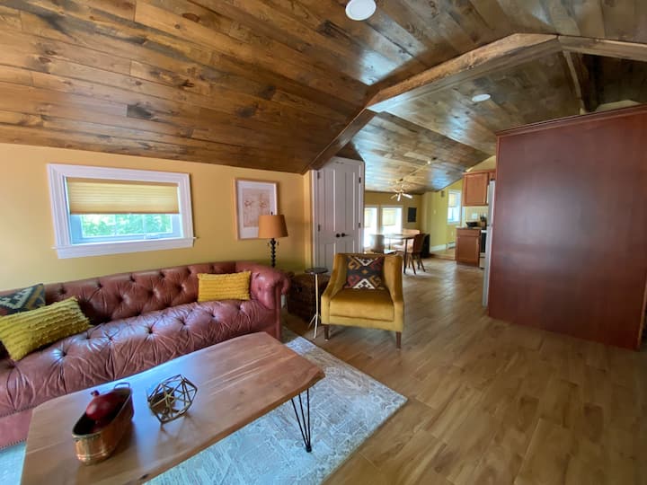 Luxury Stay Steps From Downtown Saratoga Springs - Saratoga Springs, NY