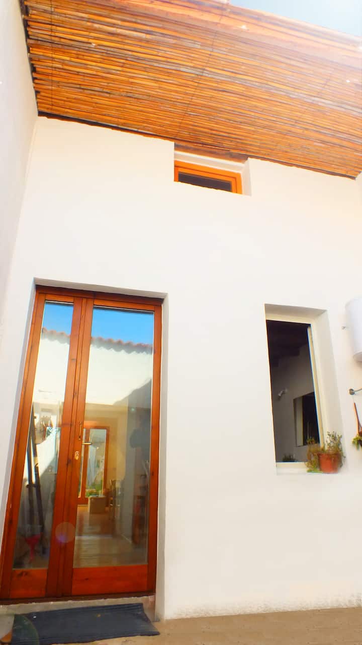 Cozy Space For Two. - Sardinia