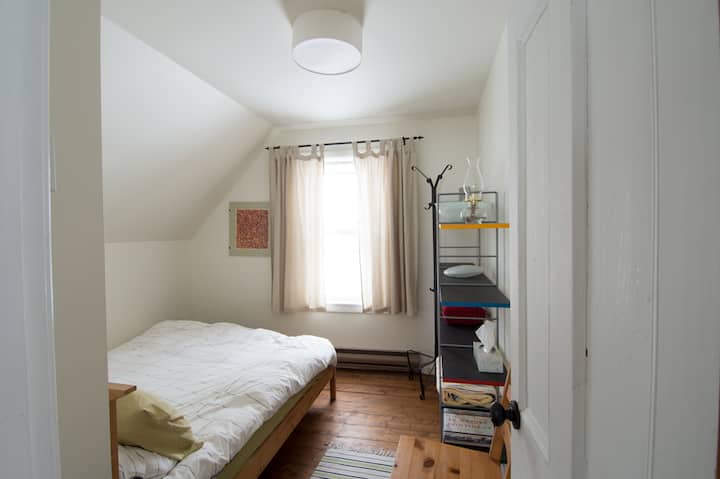 Chambre Jardin, Tranquille, Côté Sud. - Caraquet