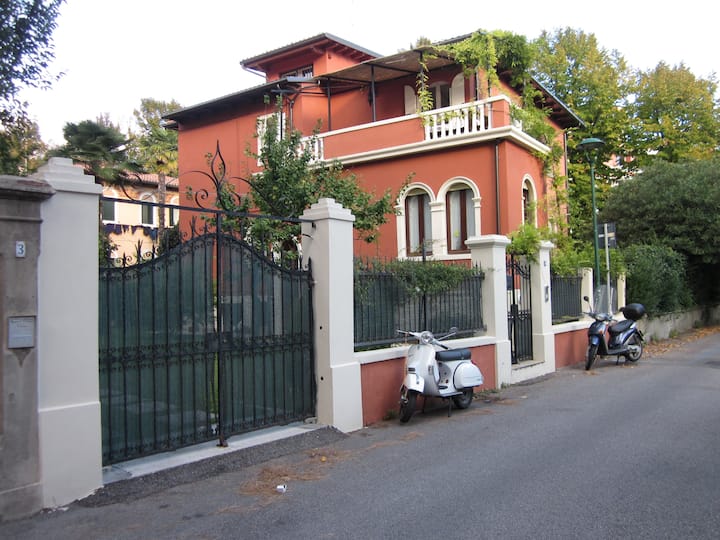 Appartement Dans Une Villa De Style Art Nouveau - Lido di Venezia