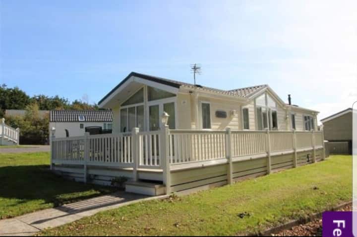 Sheric Lodge @ Shorefield Country Park - Isle of Wight