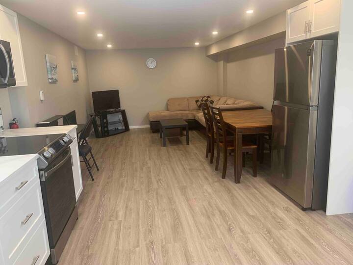 Bright Spacious 2 Bedroom Basement Suite - Abbotsford