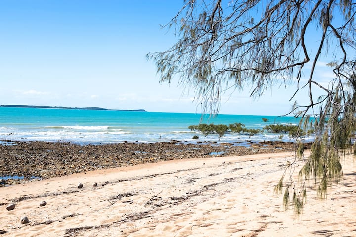 The Beach House - Clairview 【 AUG 2021 】 House in Clairview, Australia ...