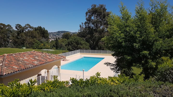 Charmant 2 Pièces Dans Résidence  Avec Piscine - Cannes
