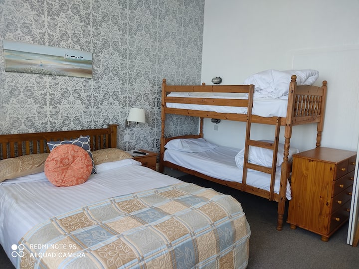 Sea View Family Room - Scarborough