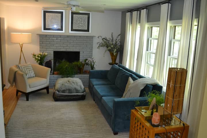 Shanti Oasis ~ Sunrise Room - Bridgehampton, NY