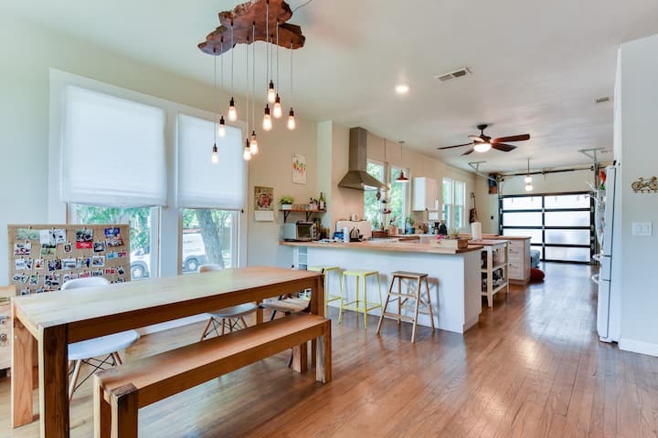 Kids & Pets Friendly, Walk Everywhere! - Austin, TX