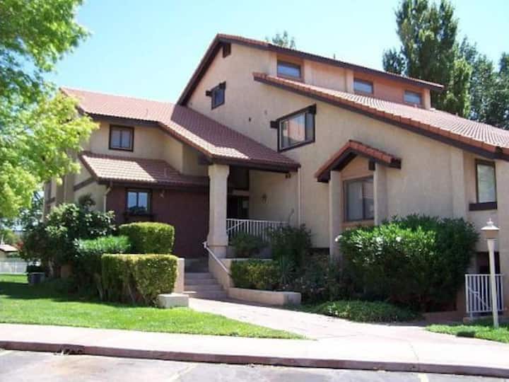 Spacious 2 Bd Condo At Sports Village Sleeps 12+ - St. George, UT