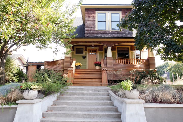 Alberta Arts House - Hip Portlandia - Portland, OR