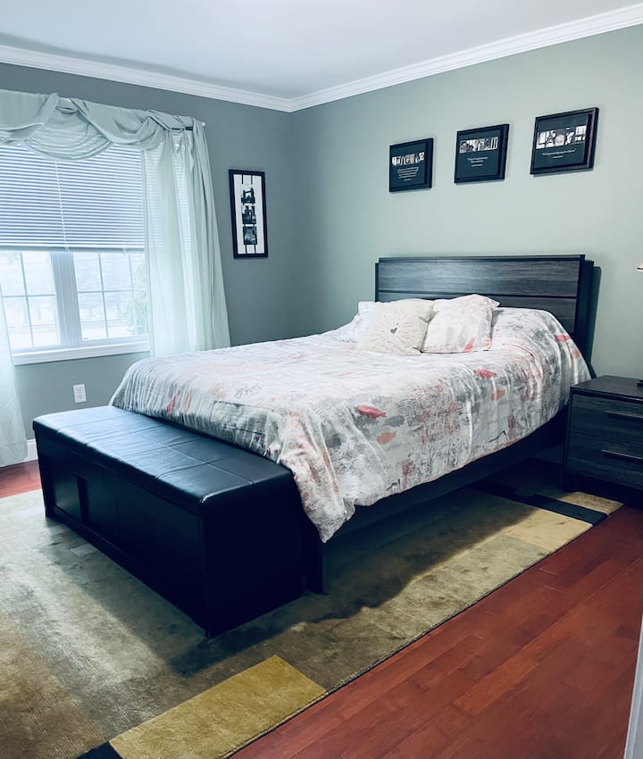 One Charming Bedroom With Bathroom - Skaneateles, NY