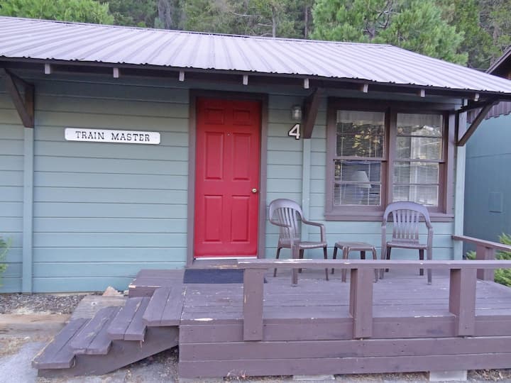 Vintage Cabin #4 Jubilee Railroad Wilderness Lodge - Dunsmuir, CA