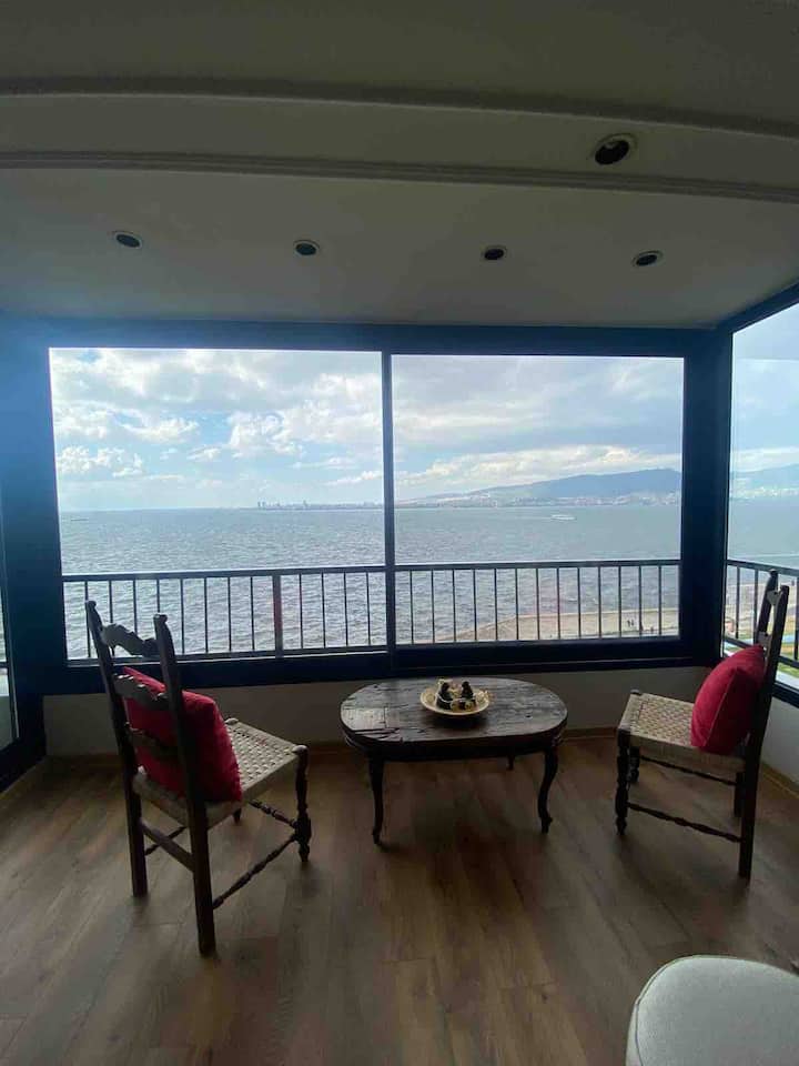 Kordonun En Güzel Yeri, Deniz Manzaralı çAtı Katı! - Bornova