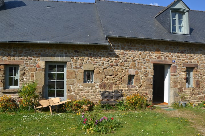 Chambre Tv Dans Une Ancienne Ferme - Mayenne