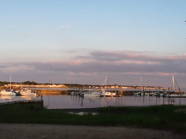 Waterfront Beach Cottage On The Li Sound - Old Saybrook, CT