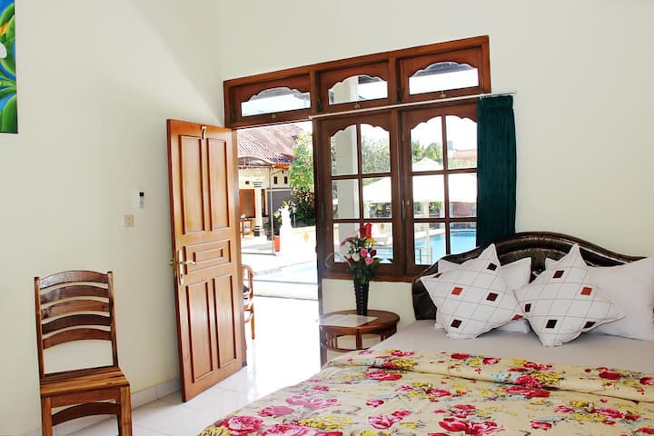Chambre Double Près De La Piscine Warung Coco. - Kuta