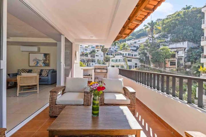 Large, Modern Condo In El Centro - Puerto Vallarta