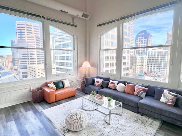 Walk 2 Convention Ctr | Stunning Views | Penthouse - Indiana (State)