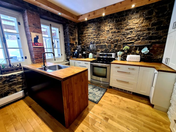 Superbe Condo Au Coeur Du Vieux-québec - Quebec City