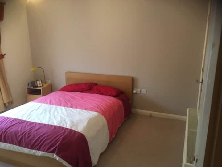 Lovely And  Bright Two Bed Flat - Uxbridge