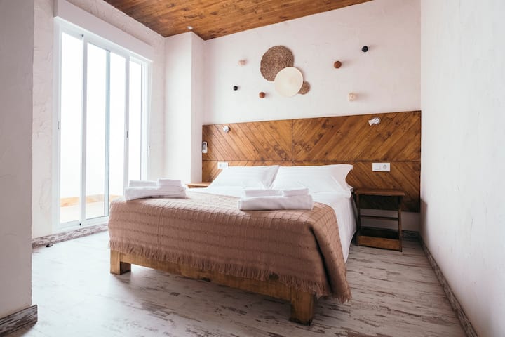 Bergamot House Matrimonial Suite - Valencia