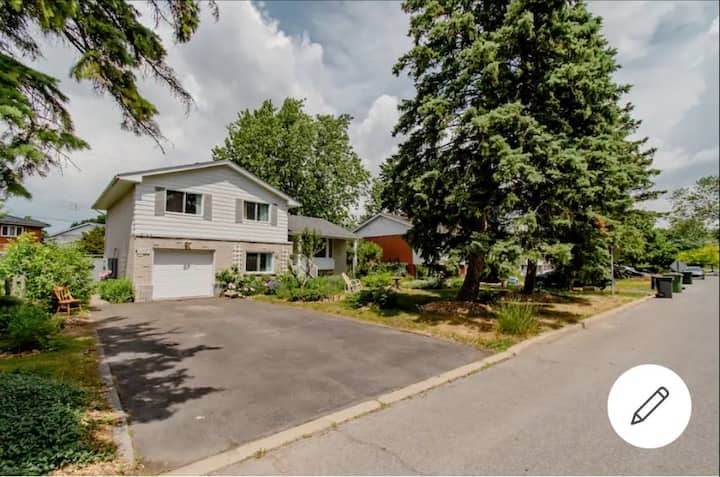 Lovely Room In Our Sweet Home (315262) - Dorval