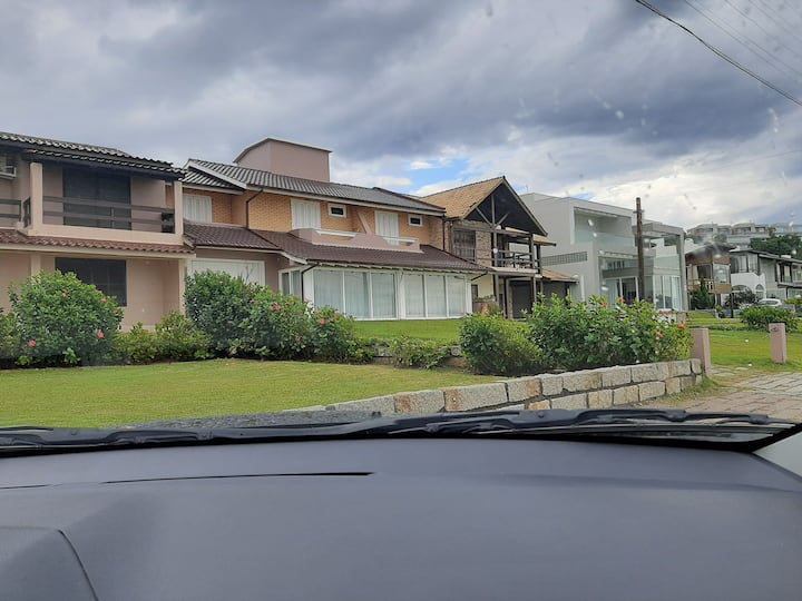 Casa Beira Mar-alto Padrão - Garopaba