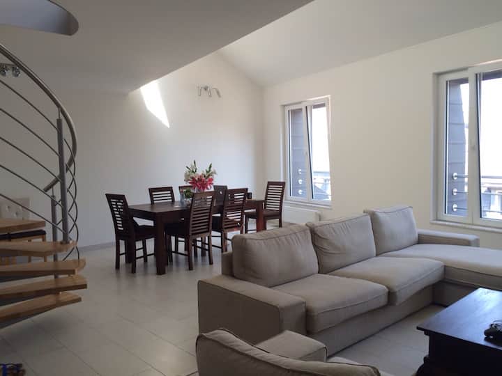 Central 2-bed/2-bath Flat Near Transport/amenities - Luxemburg