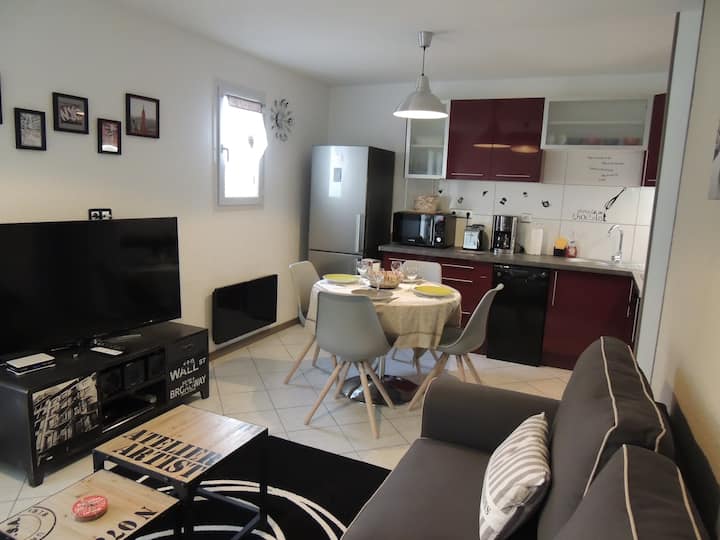 Petite Maison*** Au Calme Entièrement Rénovée - Jonzac