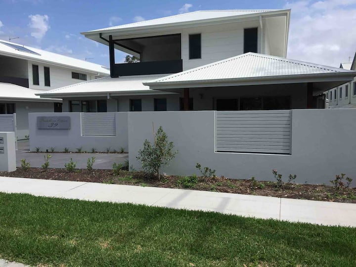 Estuary Apartment At Coffs Jetty Entire Apartment - Coffs Harbour