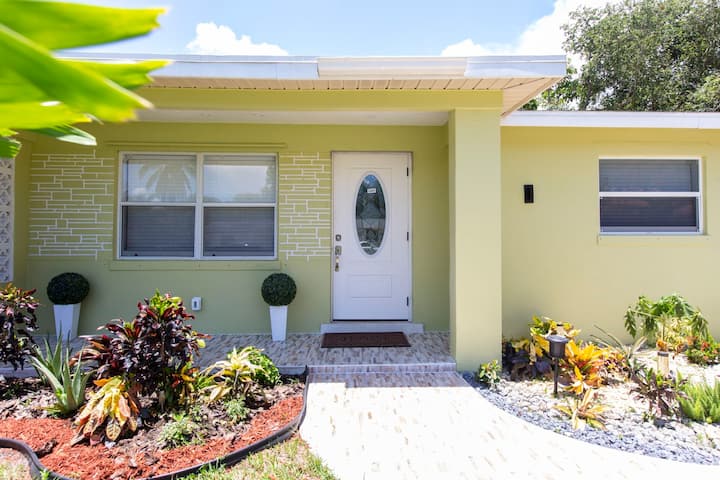 Choice Guest House - Palm Beach Gardens, FL
