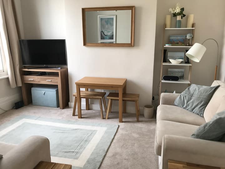 2 Bedroom Flat In Acton, West London - Barnes