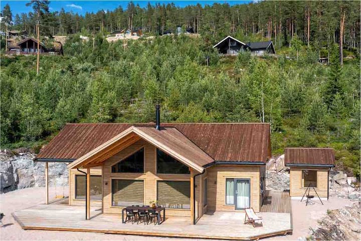 Beautifully Situated Wooden Vacation Home & Sauna. - Norvège