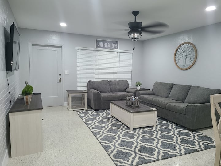 Serenity Palms Of Pinellas - Pinellas Park, FL