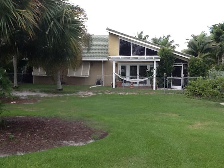 3 Br So. Fla Saltwater Pool Home 100% 5 Star - Plantation, FL