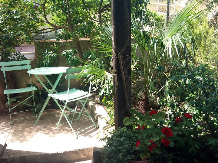 Garden Lounge Apartment - Pješčana Uvala