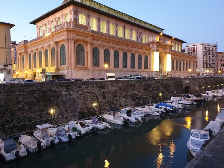 Breakfast At The Market - Taste Local Living ! - Livorno