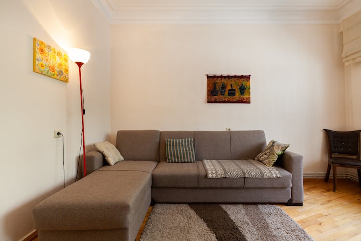 Top Location: Very Close To Rustaveli Avenue - Tbilissi