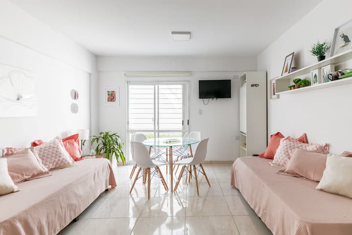 Calido Monoambiente Con Patio En Zona Guemes. - Córdoba, Argentina