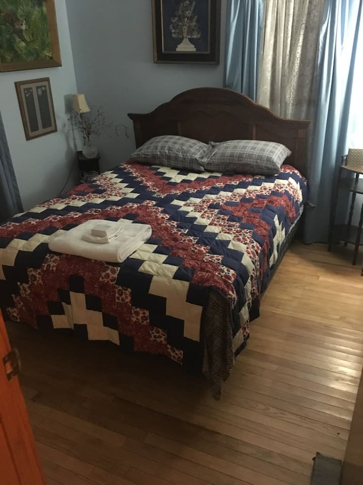 Private Queen Size Room In Cozy North Utica House - Utica, NY