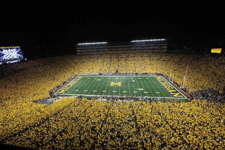 “Mi Casa Es Su Casa”, 1.7 Miles To “The Big House” - Ann Arbor, MI