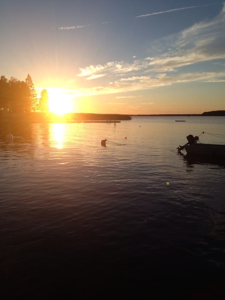 Summer House With Fantastic View Over The Lake - Tibro