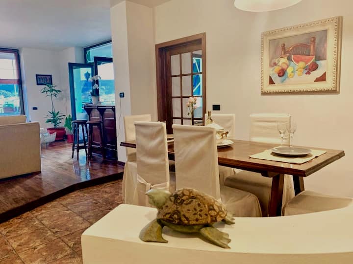 The White Rose Apartment - 地拉那