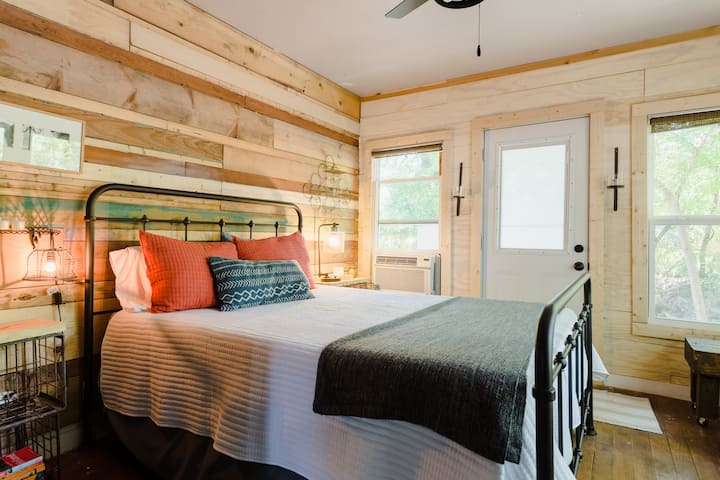 Urban Cottage. Walkable. Sweet Spring Stay - Austin, TX