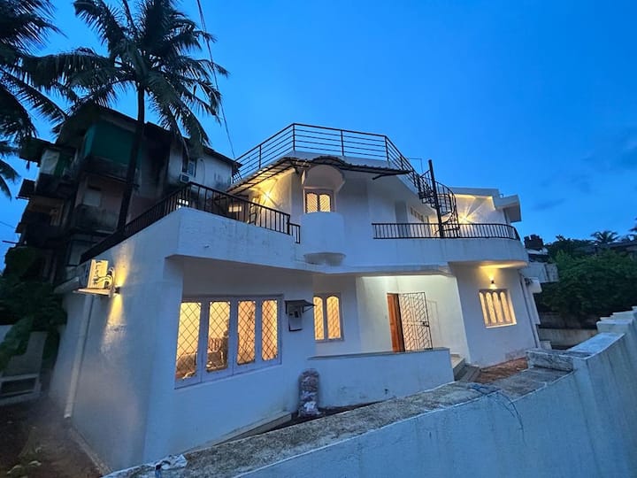 5bhk Villa Edd At Caranzalem - Goa