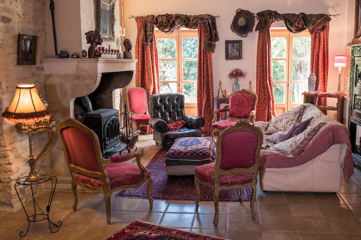 Chambre Rouge à "La Cuverie Du Château" - Meursault